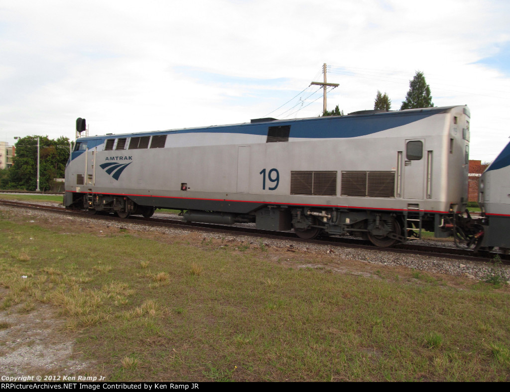 Amtrak 19